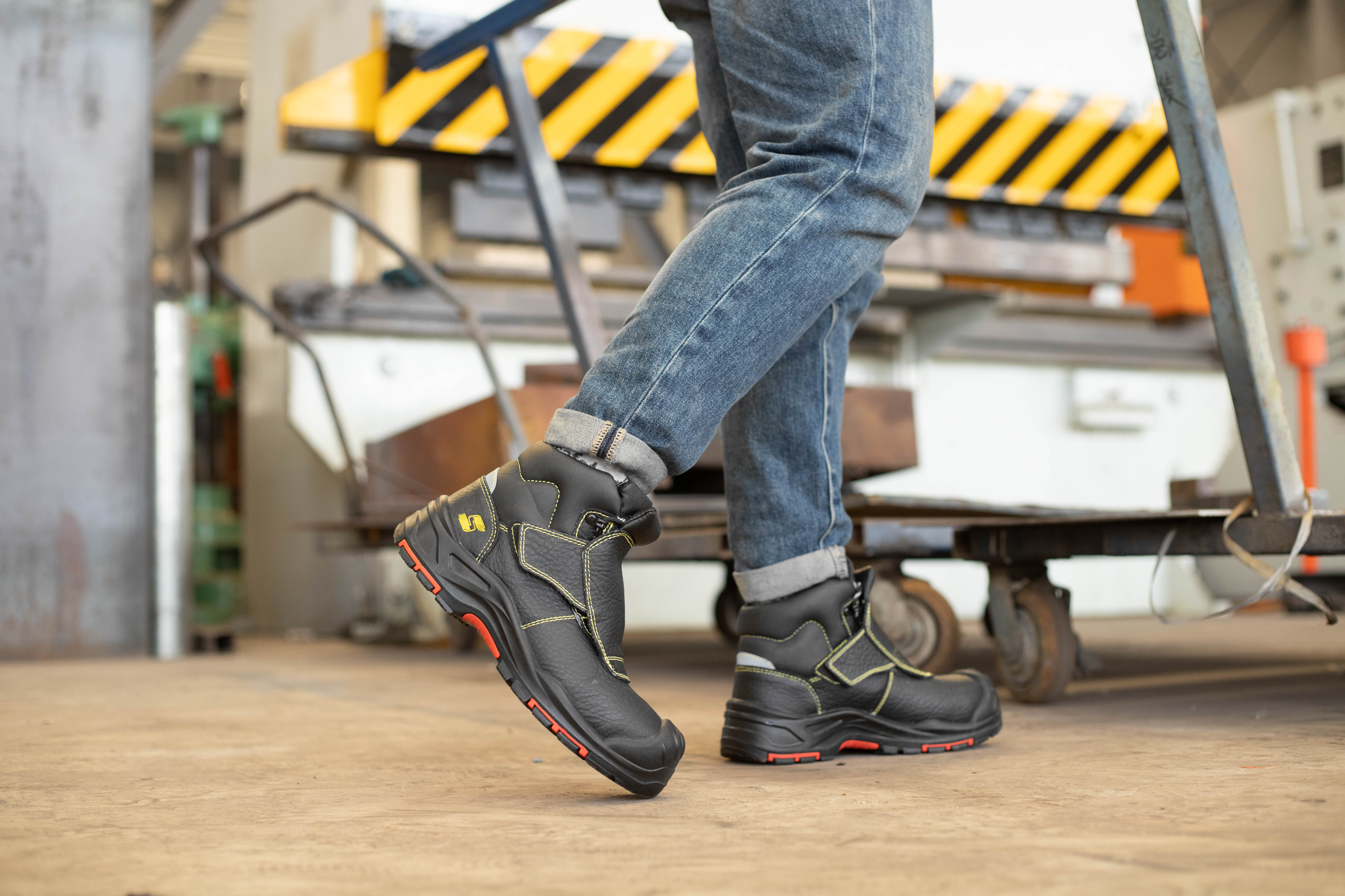 The Difference Between Heat-Resistant & Spark-Resistant Safety Shoes ...